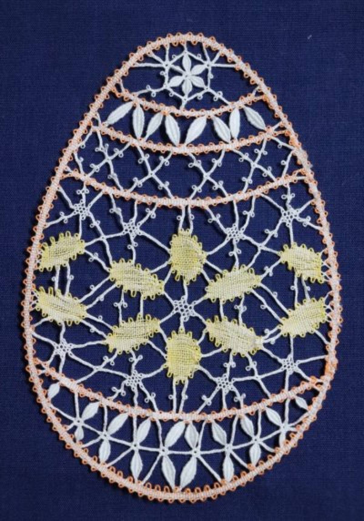 Bedfordshire bobbin lace of an Easter egg